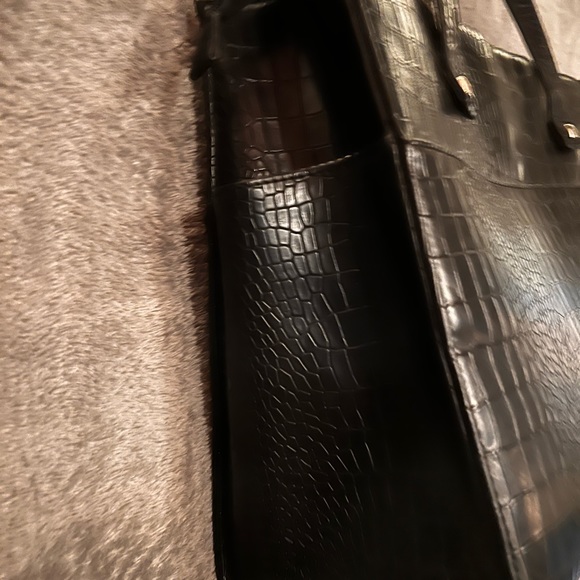 Pouchee | Bags | Absolutely Gorgeous Black Leather Shoulder Bag Room ...